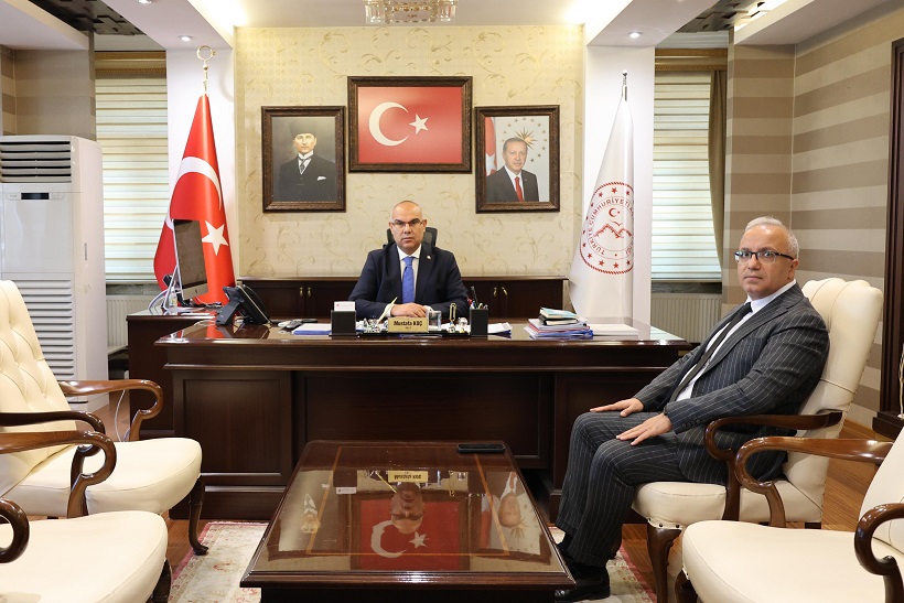 Vali Mustafa KOÇ, Ağrı İl Emniyet Müdürü Yılmaz İPAR'ı makamında kabul ...